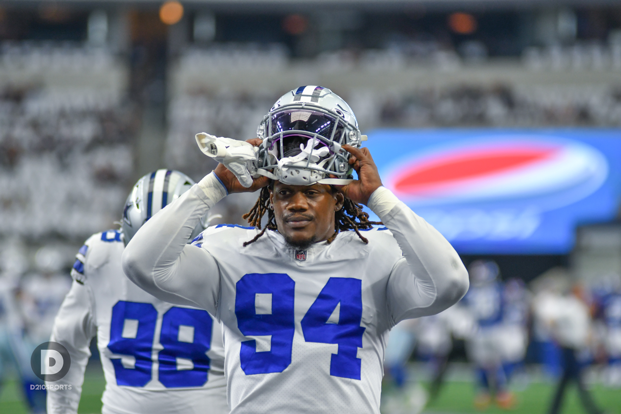 DE Randy Gregory Pivots, Agrees To Terms With Broncos After Cowboys ...