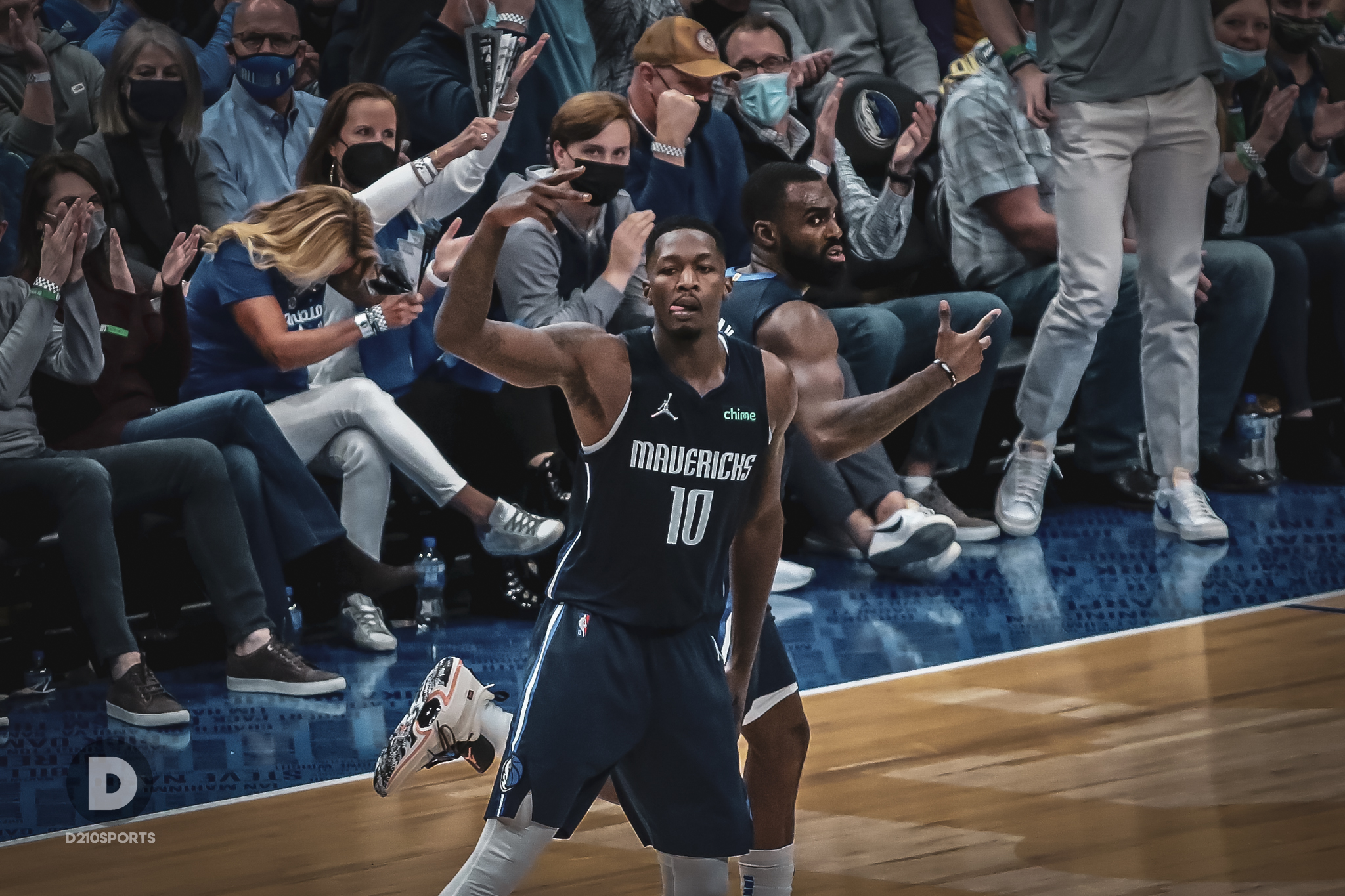 Mavericks Win Streak Climbs To Four As They Defeat OKC 104-102 - D210SPORTS