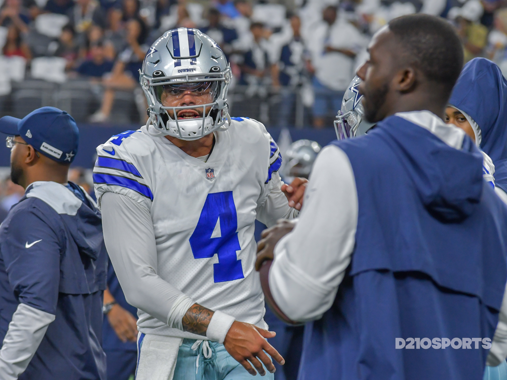 Dak Prescott Undergoes Surgery on Thumb on Monday, Cowboys Without QB1 ...
