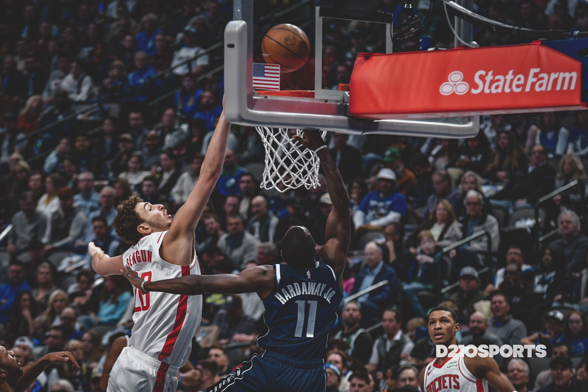 Rockets Take Off Against The Mavericks 101-92 - D210SPORTS