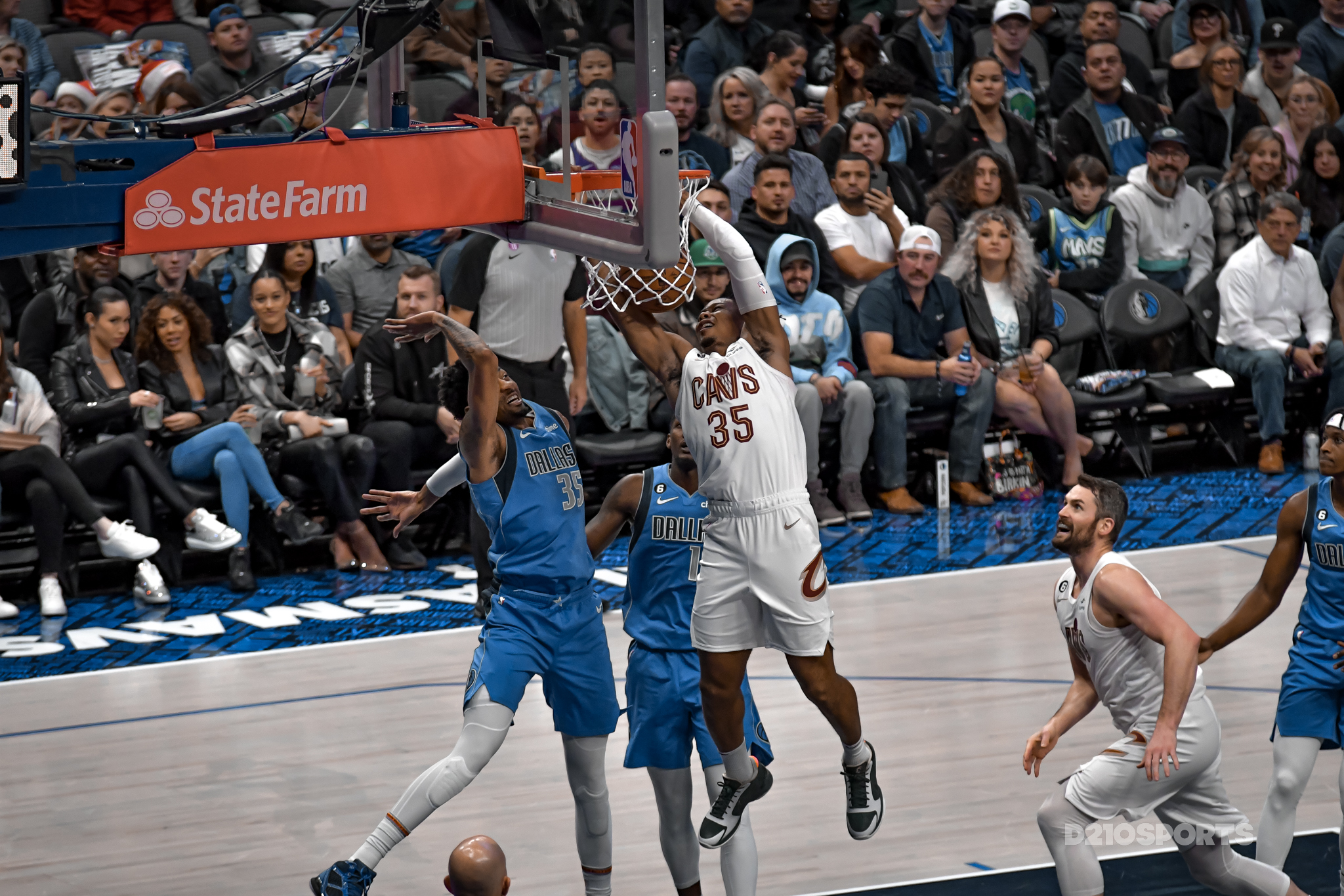 Dallas Mavericks Fall To Cleveland Cavaliers, 105-90 - D210SPORTS
