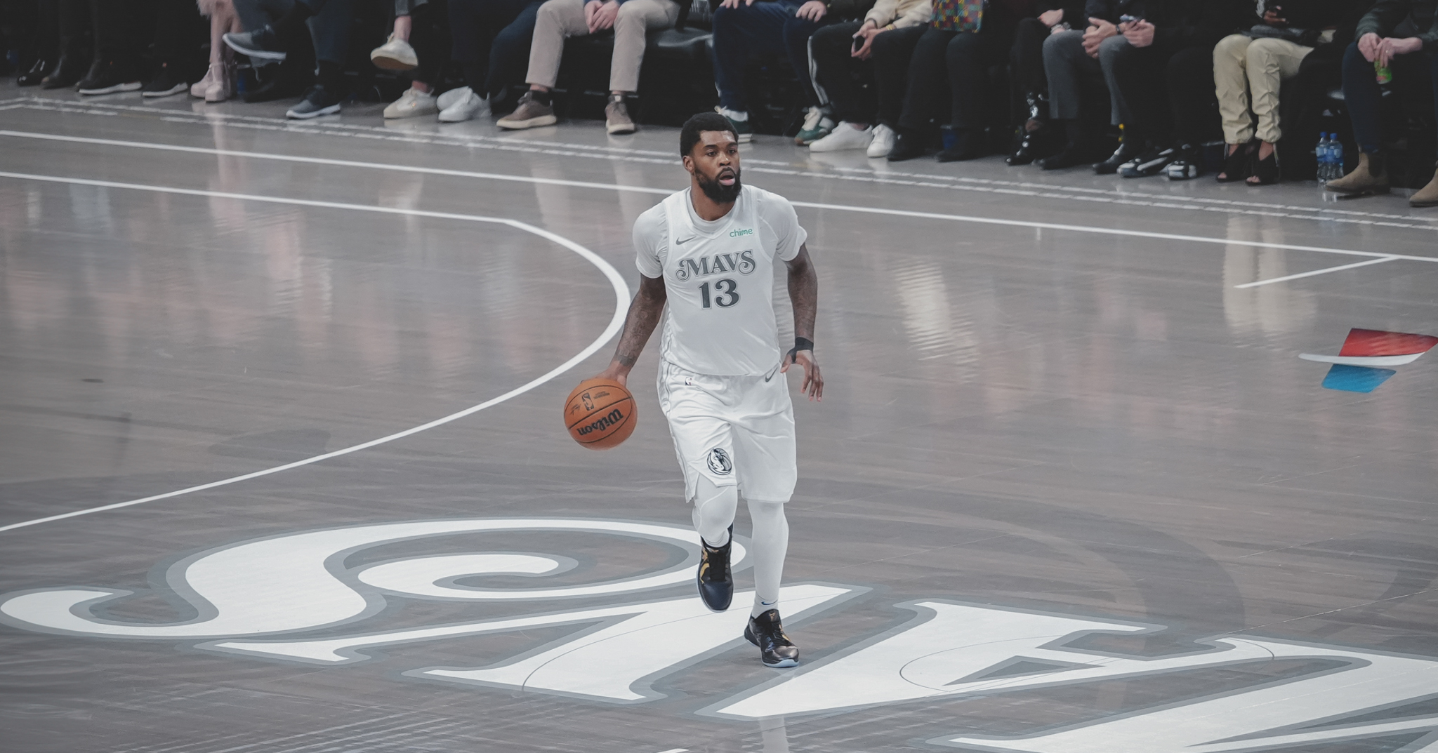 Marshall’s Career Night Not Enough as Mavericks Fall to Suns - D210SPORTS