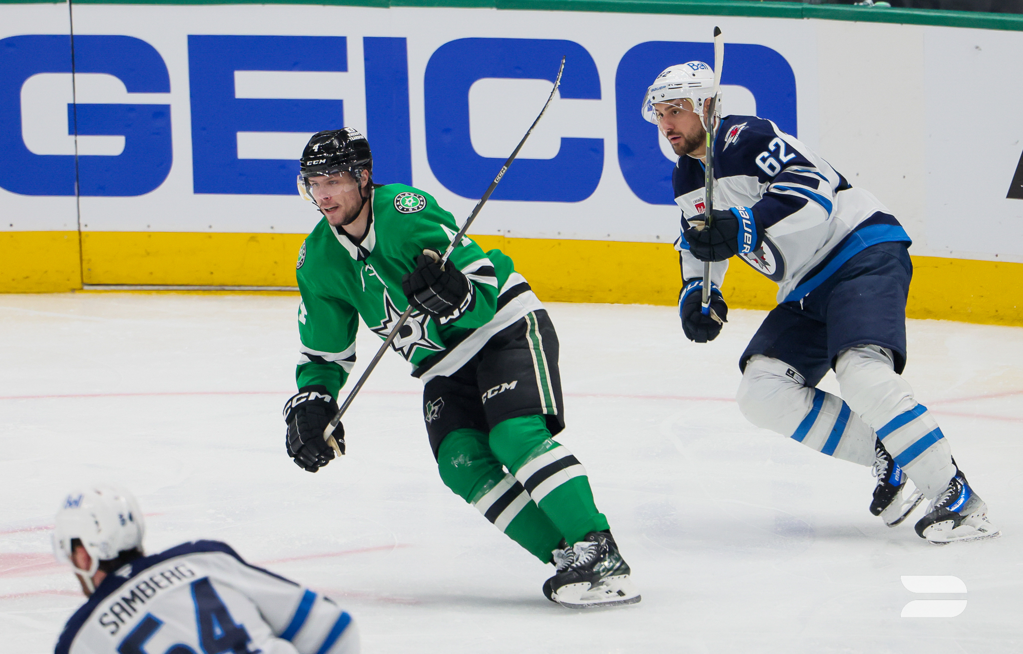 Stars Outlast Jets 5-4 in Opening Night Thriller - D210SPORTS